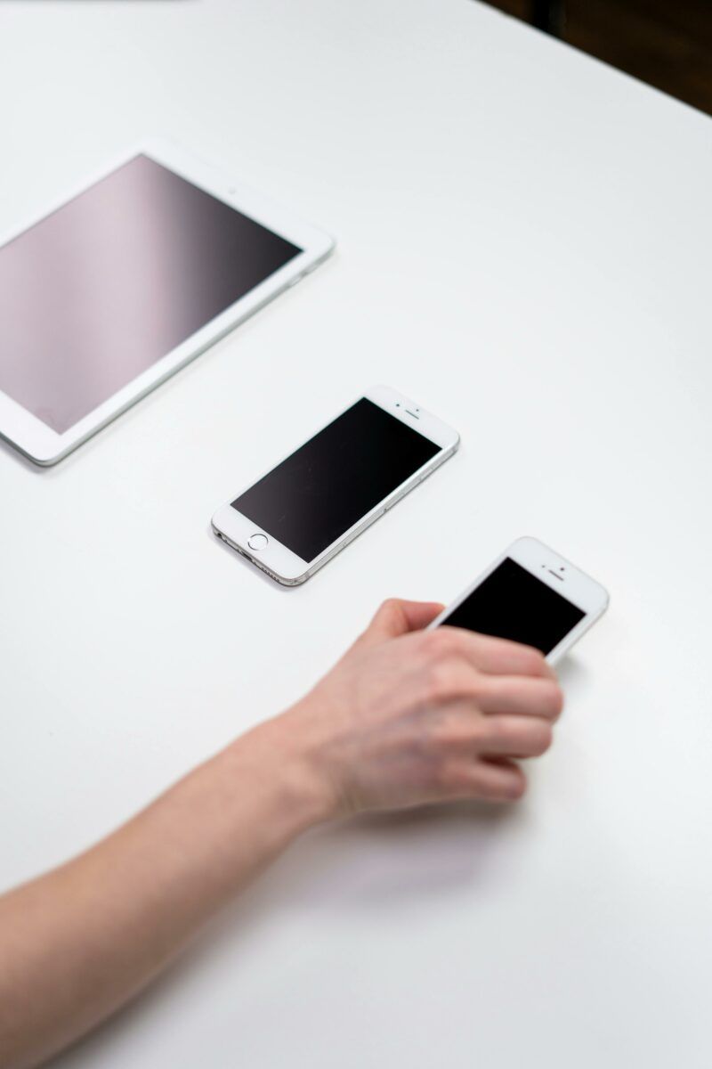 Современные технологии и будущее смартфонов: как изменяются мобильные ...